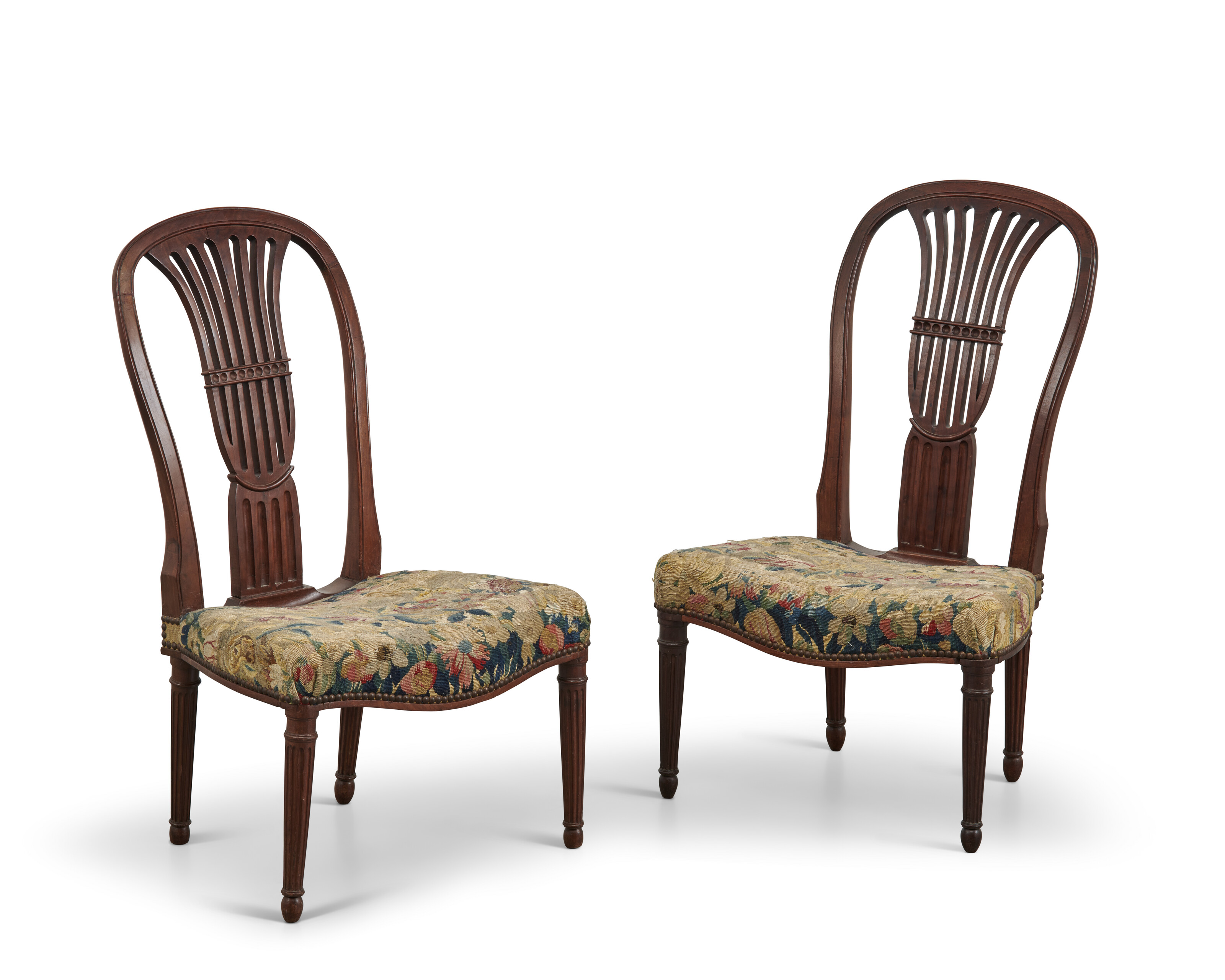 PAIRE DE CHAISES BASSES D'ÉPOQUE LOUIS XVI, ESTAMPILLE DE CLAUDE JAVOY ...