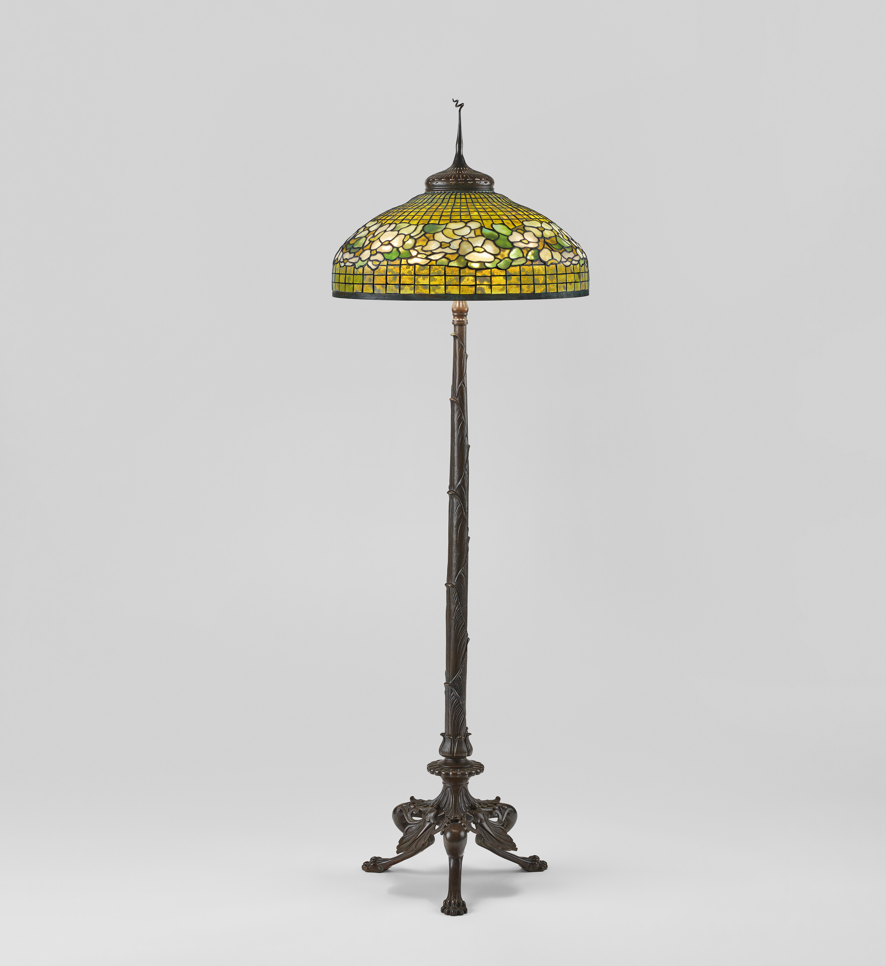 TIFFANY STUDIOS, 'Dogwood’ Lamp Shade, circa 1910 | Christie’s