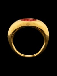 TWO ROMAN GOLD FINGER RINGS AND A ROMAN GOLD AND CARNELIAN FINGER RING ...