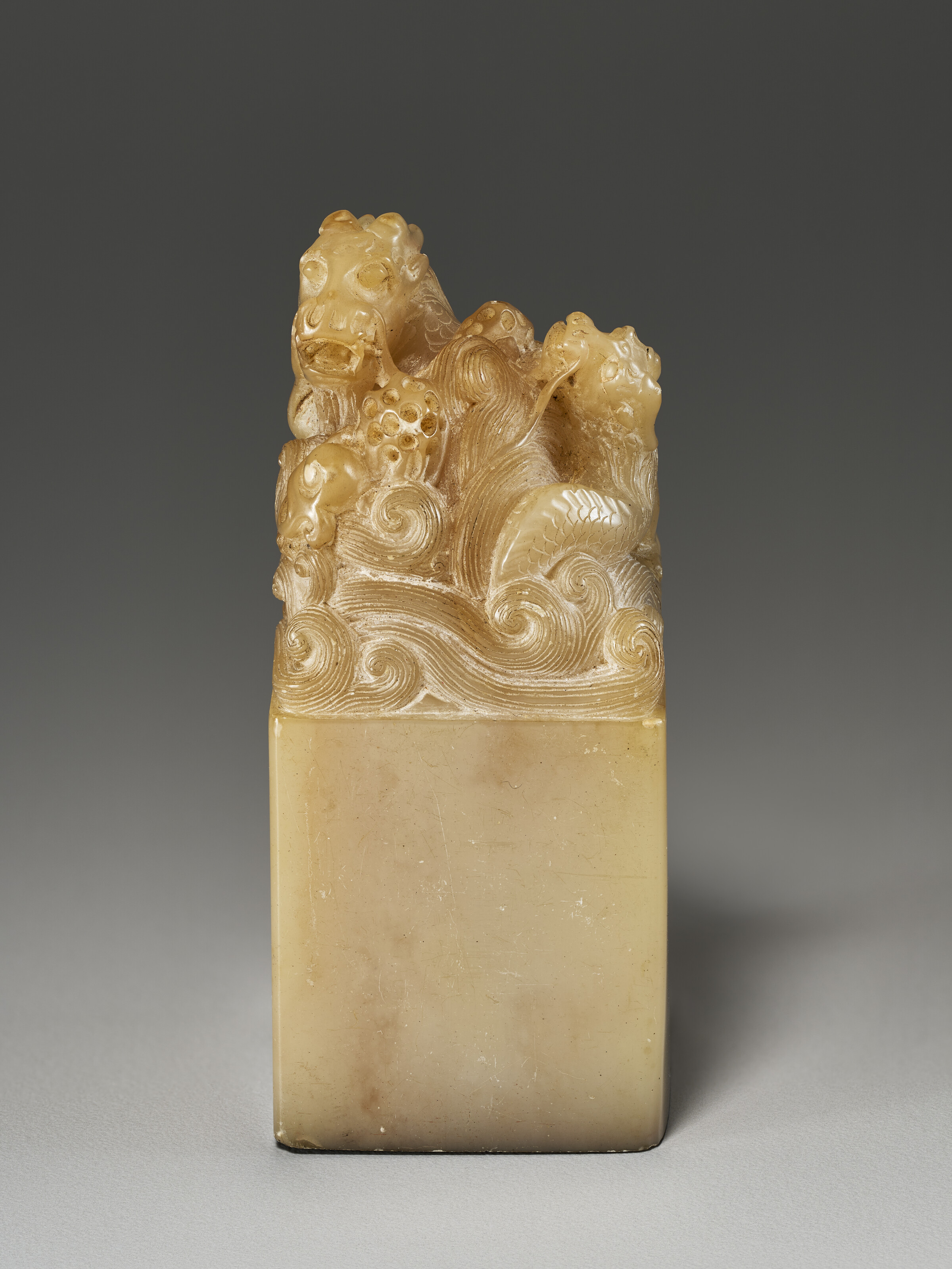 A SHOUSHAN SEAL CARVED WITH DRAGONS, CHINA, QING DYNASTY (1644-1911 ...