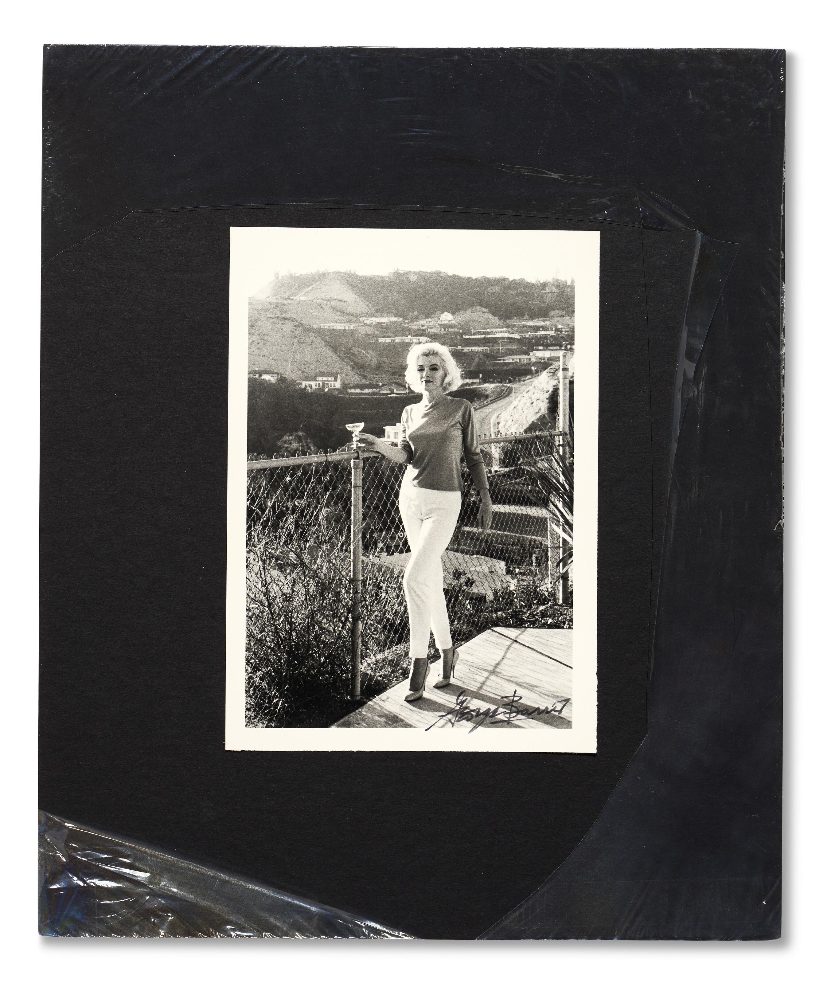 MARILYN MONROE ON THE SET OF THE SEVEN YEAR ITCH (1955) AND AT HOME ...