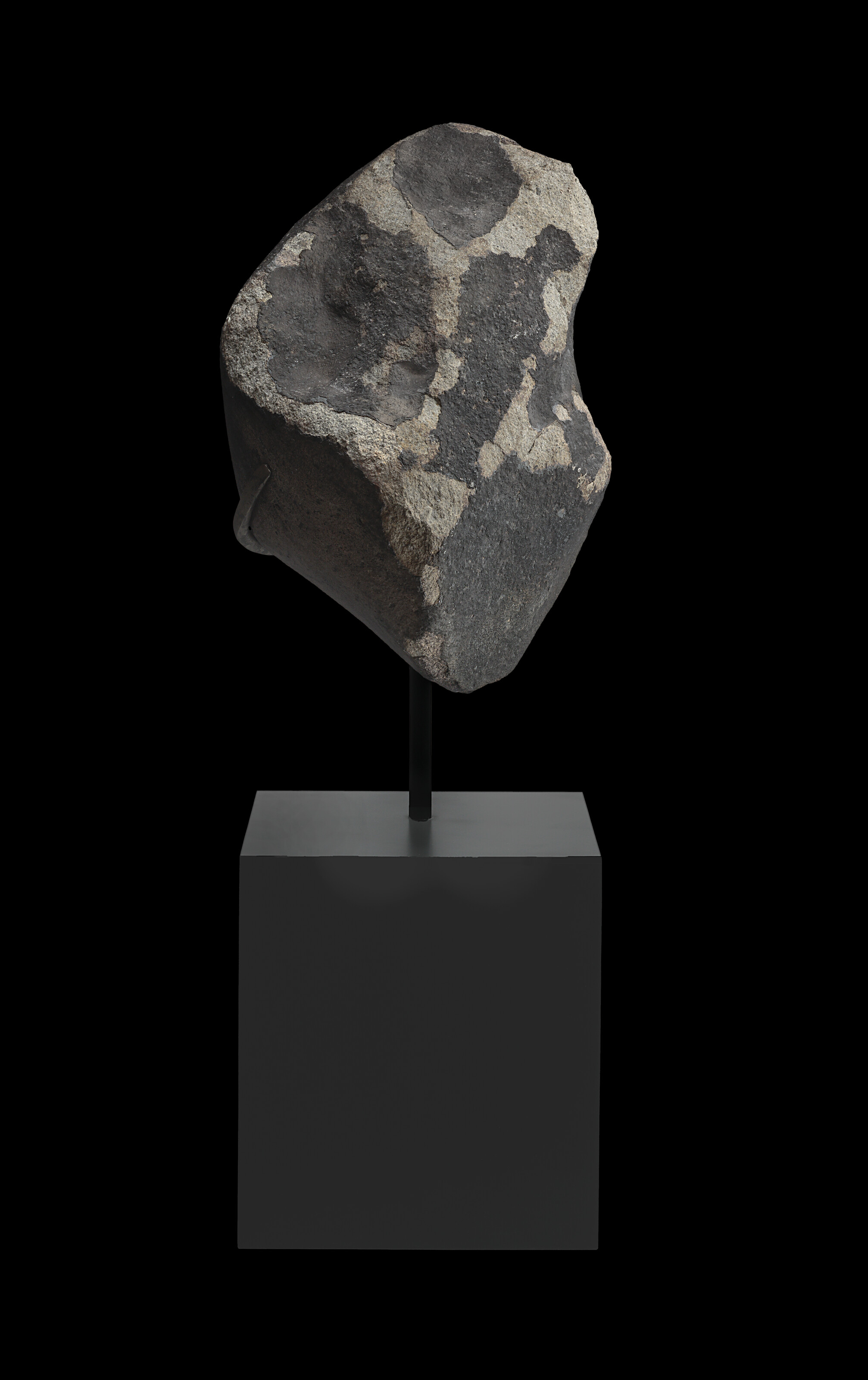 EHOH-002 — THE MASSIVE MAIN MASS OF A METEORITE SHOWER, Chondrite – L4 ...