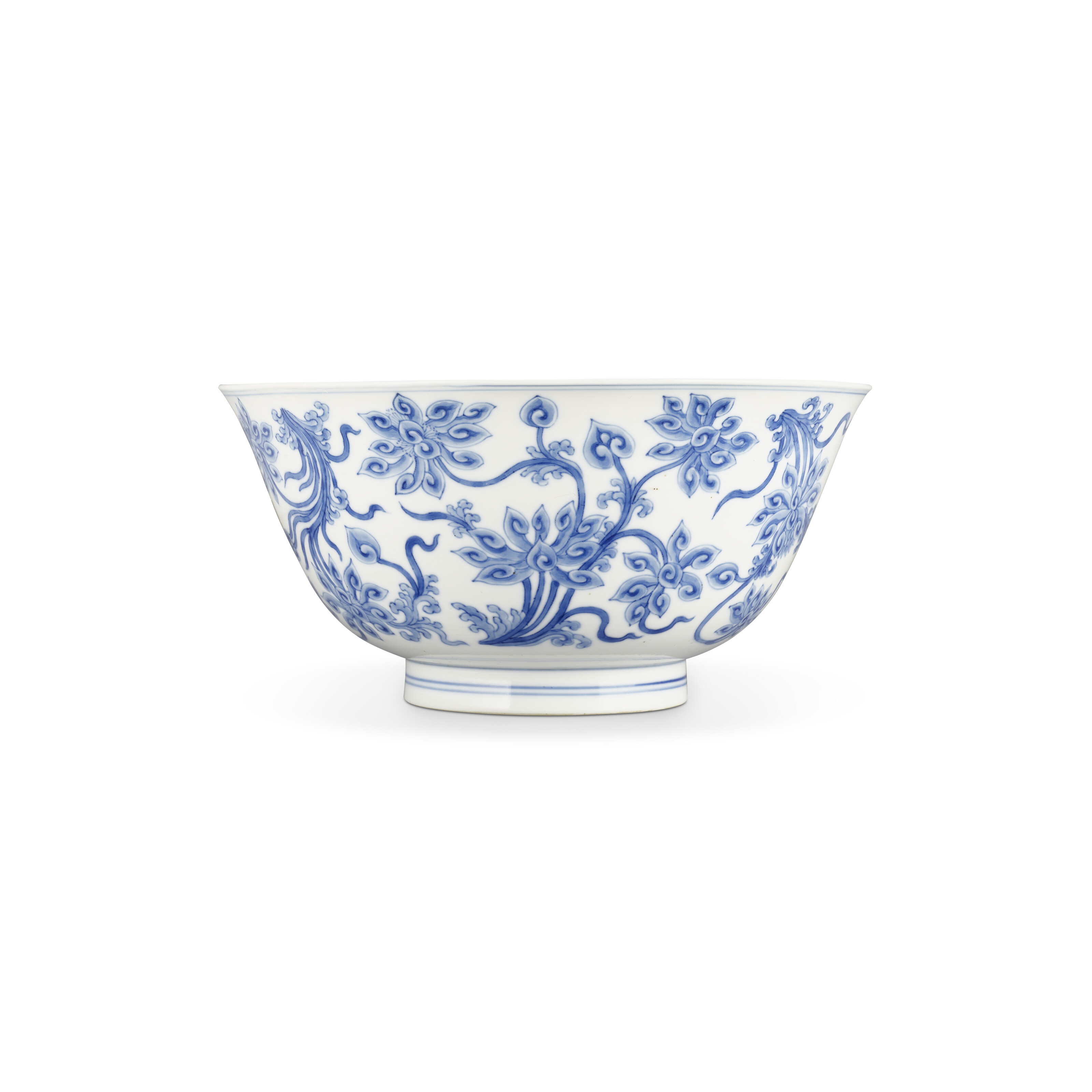 A BLUE AND WHITE 'LOTUS' BOWL, KANGXI PERIOD (1662-1722) | Christie’s