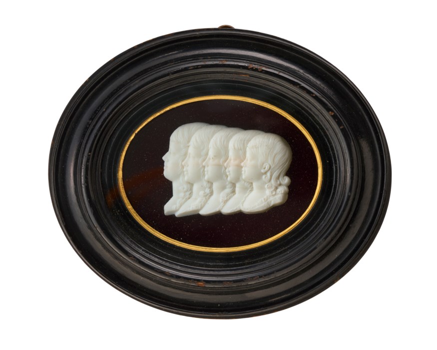 A SCOTTISH GLASS-PASTE PORTRAIT MINIATURE, BY JAMES TASSIE, DATED 1790 ...