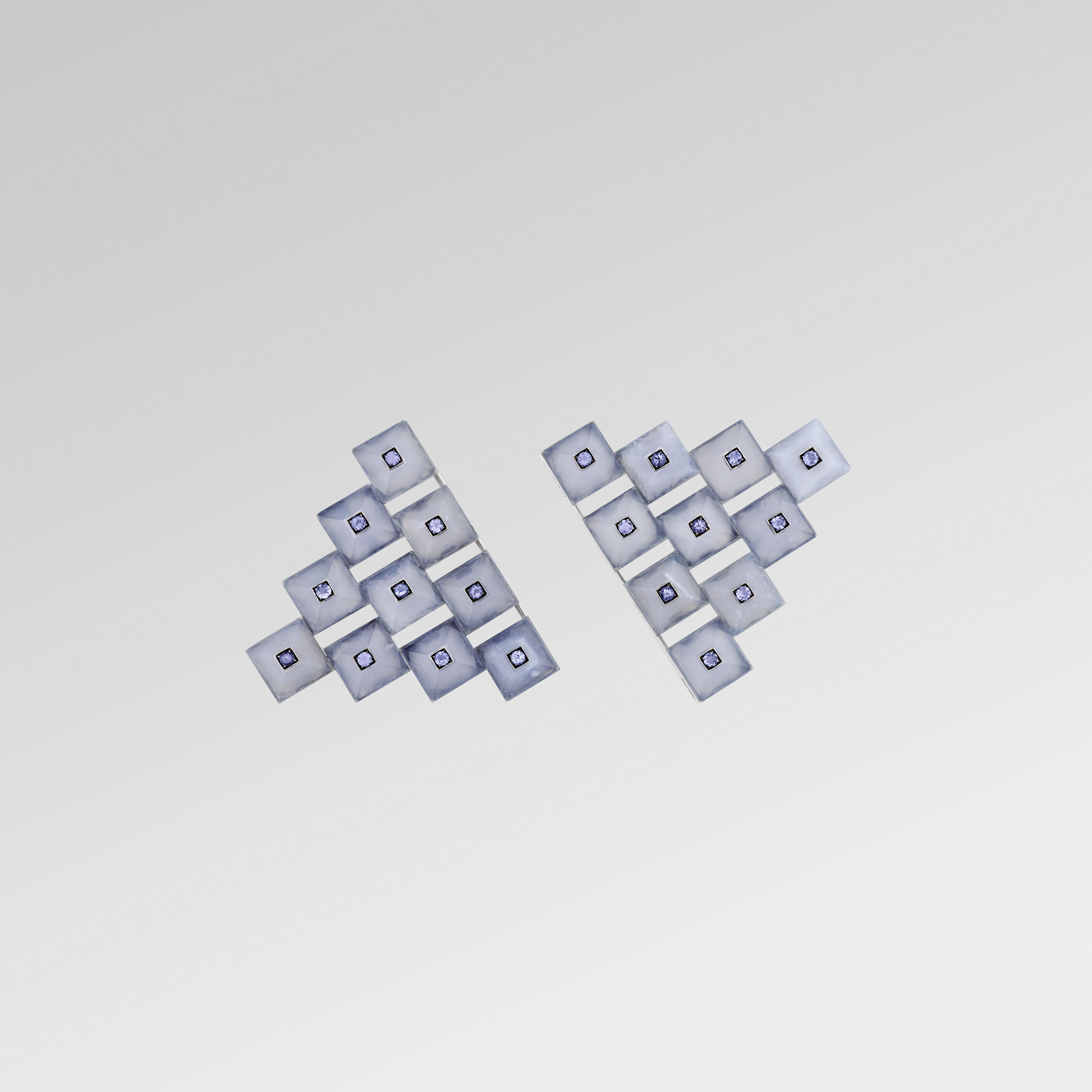 RENÉ BOIVIN (MAISON FONDÉE EN 1890), Paire de broches transformables ...