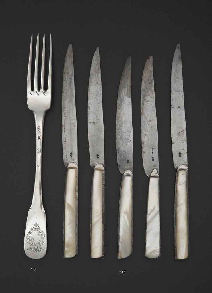 FOURCHETTE À RAGOÛT à trois dents et - auctions & price archive