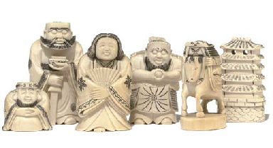 A JAPANESE CARVED IVORY 'NETSUKE' TYPE FIGURAL CHESS SET - Auktionen ...