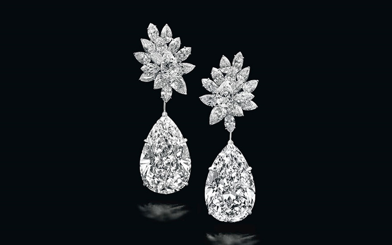 AN IMPORTANT DIAMOND BRACELET