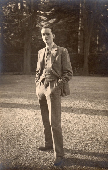 Edward James's Instagram, Twitter & Facebook on IDCrawl