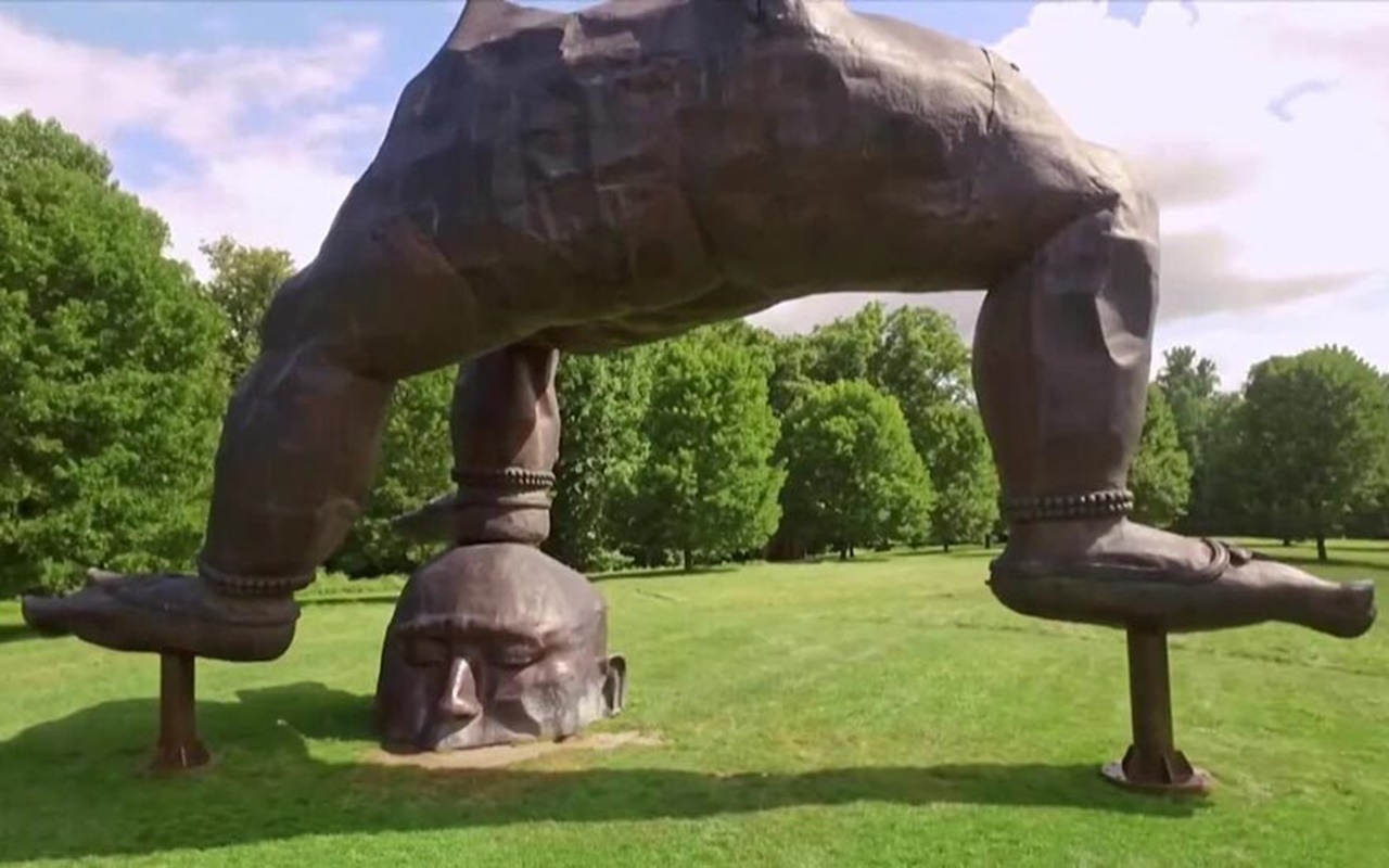 JOHNNY SWING (B. 1961)